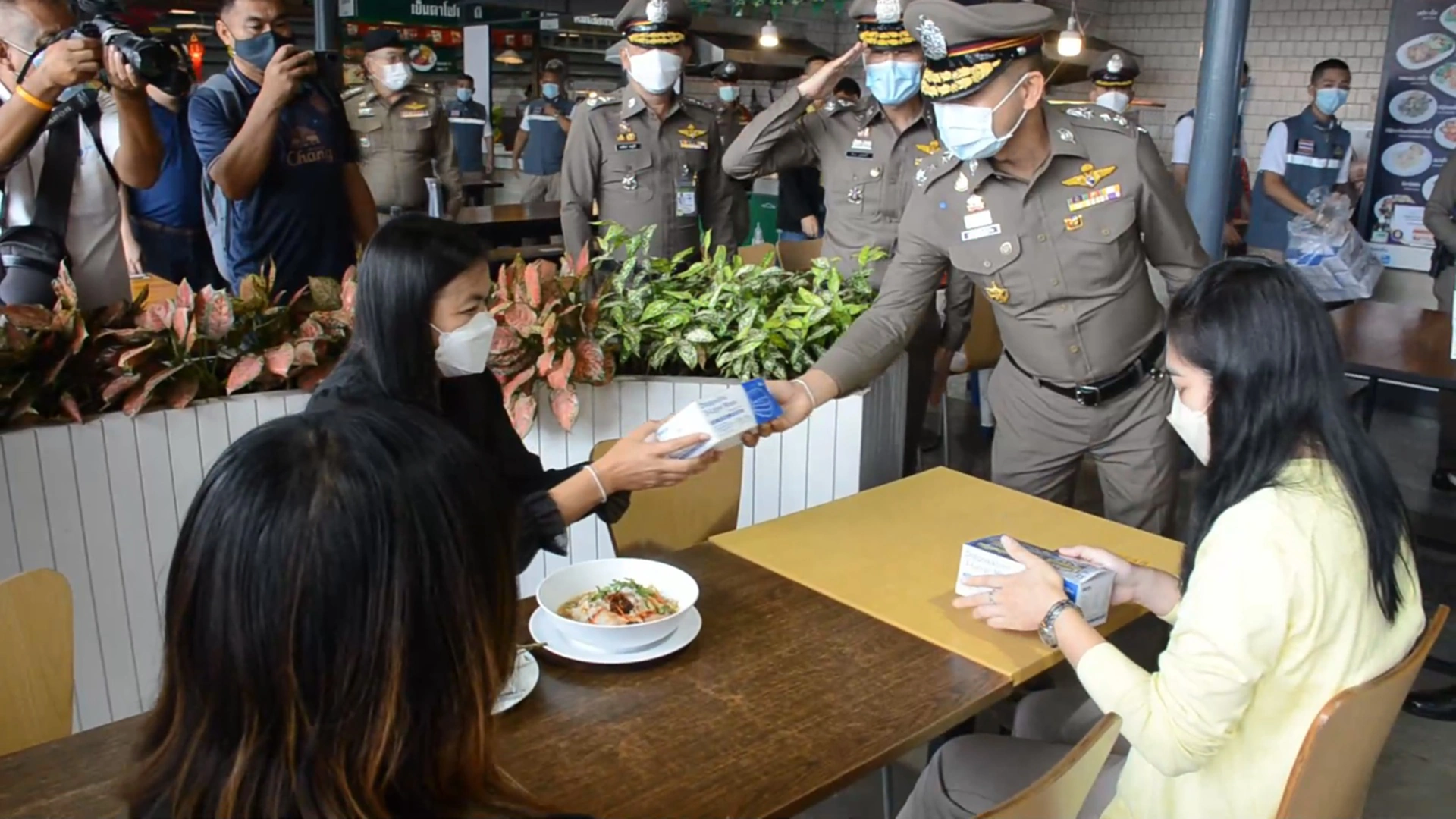 ที่ปรึกษา สบ.9 เยี่ยมชมโรงพักอุดรฯ ขับเคลื่อน SMART SAFTY ZONE