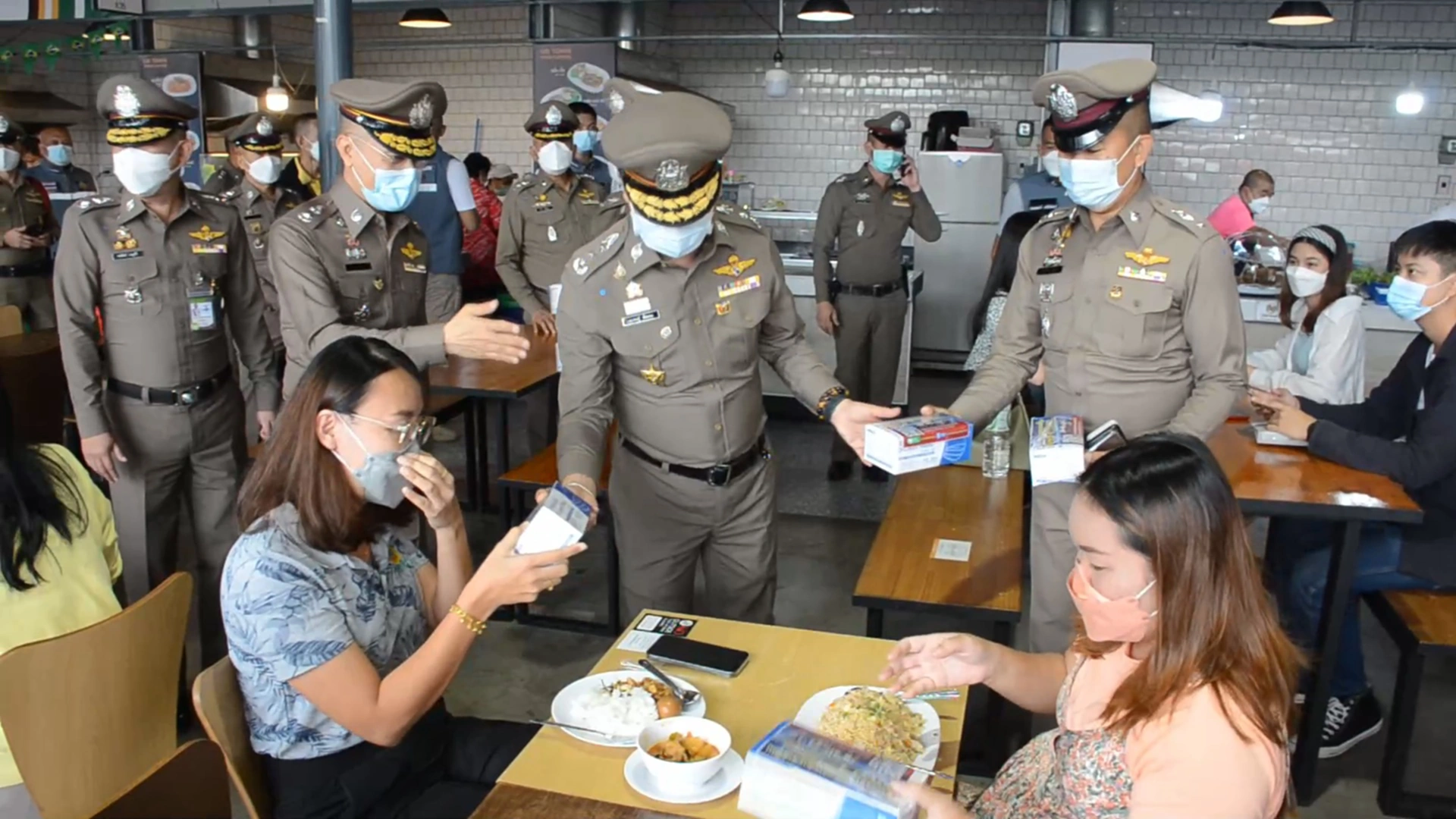 ที่ปรึกษา สบ.9 เยี่ยมชมโรงพักอุดรฯ ขับเคลื่อน SMART SAFTY ZONE