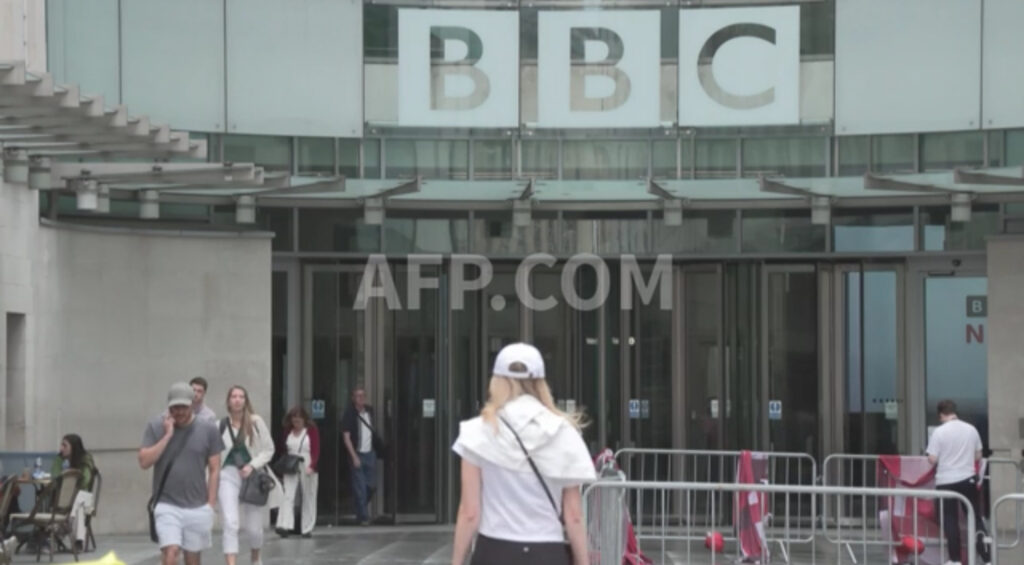 BBC ฉาว พิธีกรจ่ายเงินเยาวชนถ่ายอนาจาร และส่งข้อความข่มขู่ | TOPNEWS