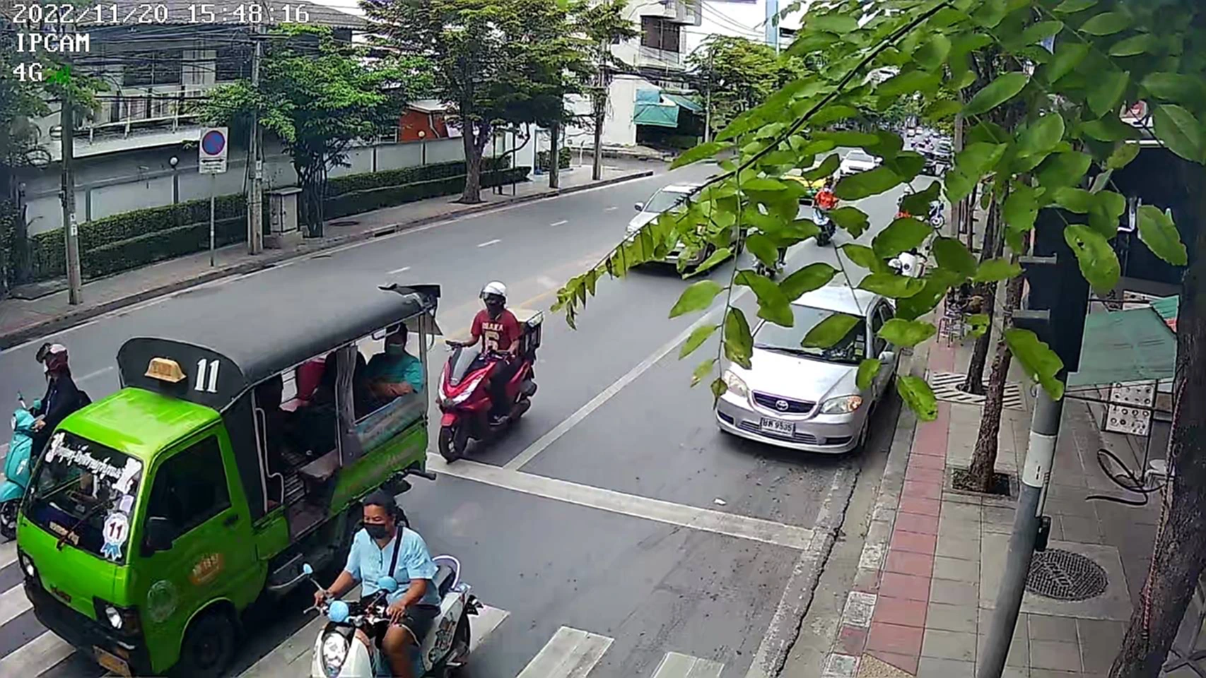 สืบนครบาล พร้อมสืบ 110 รวบ ไรเดอร์สายโจร กระชากสร้อยกลางกรุง ได้สร้อยคอทองคำ 3 บาท พระพลวงปู่ทวด ...