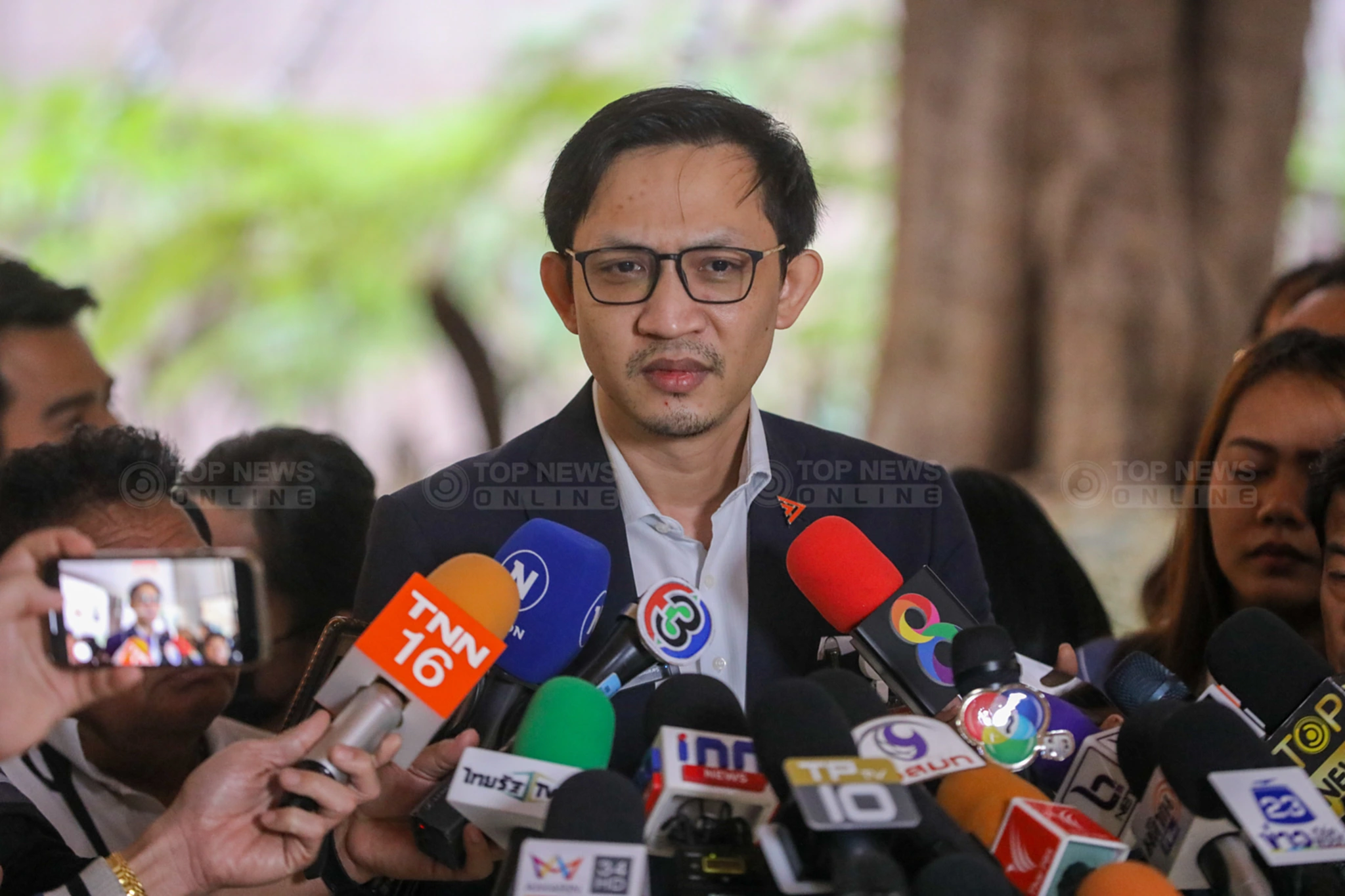 "จิรัฏฐ์" โต้รัว โชว์สด.43ปลอม ลั่นทบ.ผิดพลาดเอง | TOPNEWS