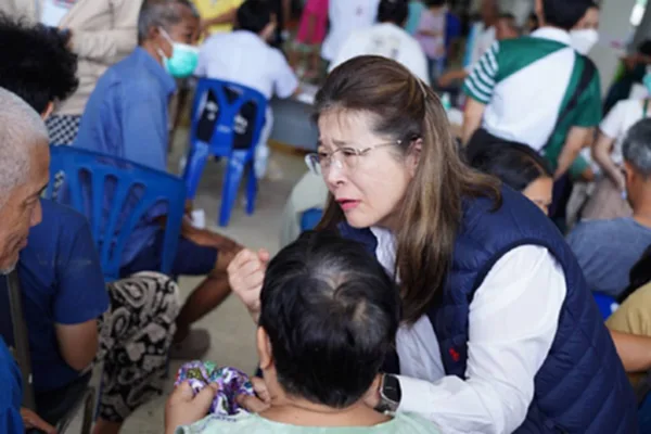 "สุดารัตน์" นำทีม "ไทยสร้างไทย" ดูภาพจริงหาดใหญ่ให้กำลังใจปชช. แนะ ...